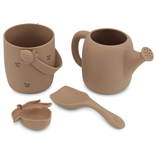 ~ Beach Fun – Dapper Mr Bear